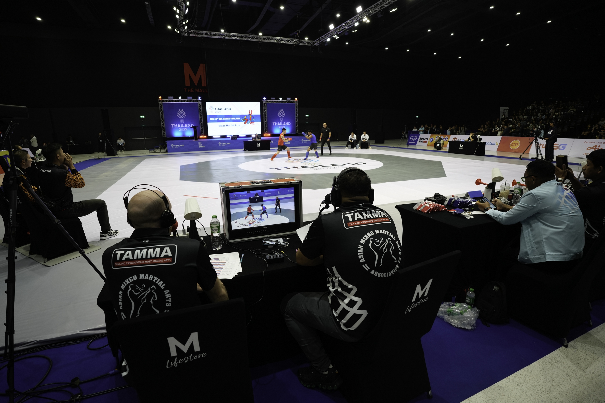 SEA Games 33: MMA Việt Nam - 3/6 võ sĩ giành quyền vào Chung kết