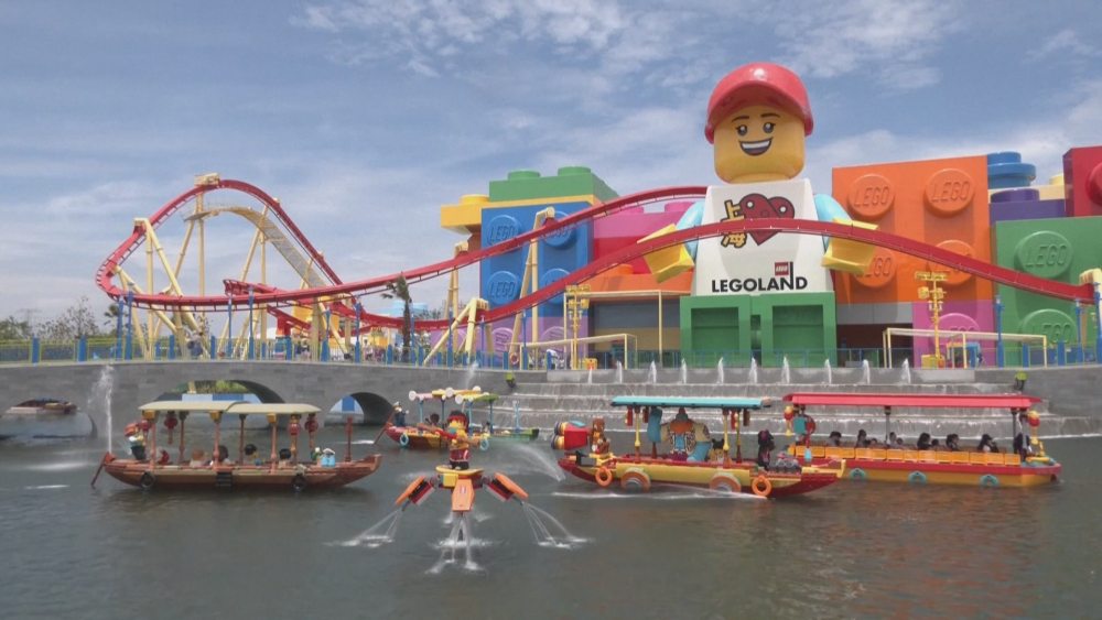 Công viên Legoland Thượng Hải đón khách trước ngày khai trương chính thức