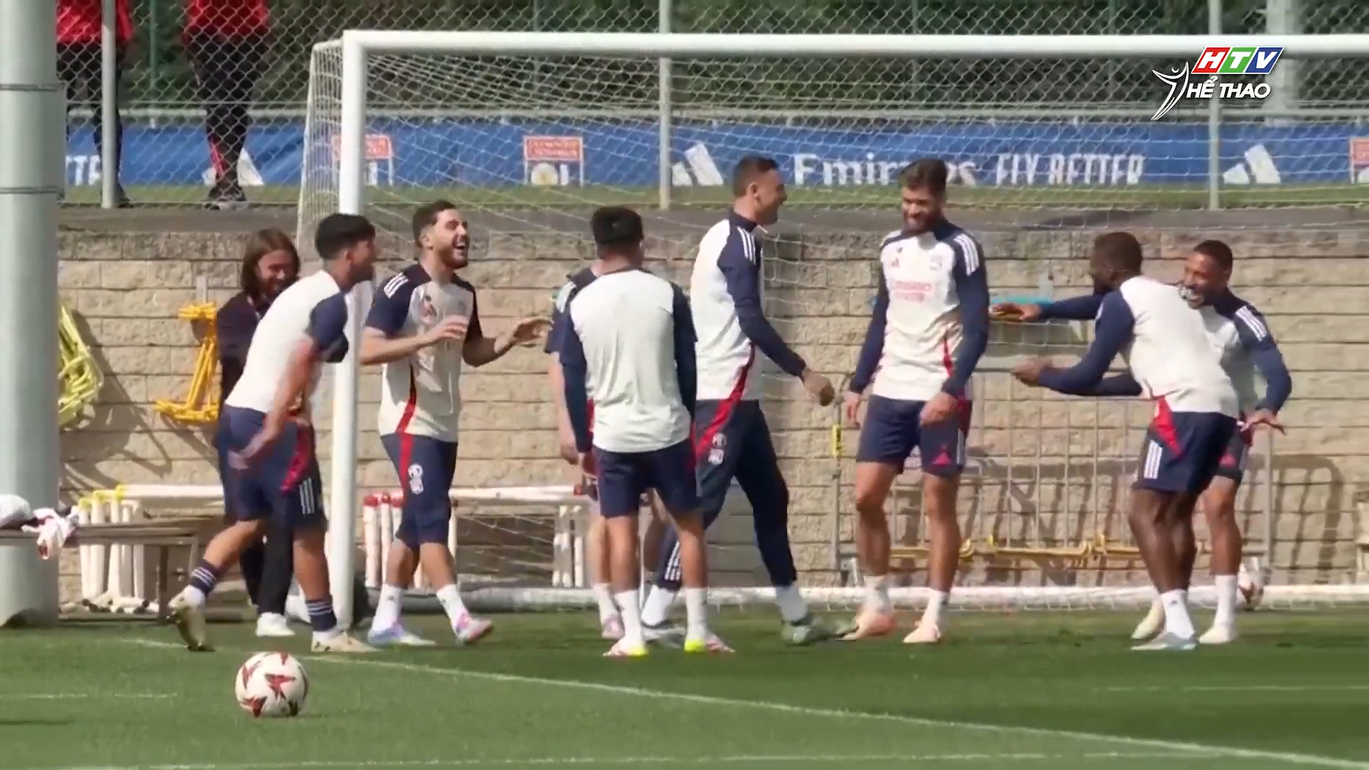 CLB Lyon chính thức rớt hạng Ligue 2 vì khủng hoảng tài chính nghiêm trọng