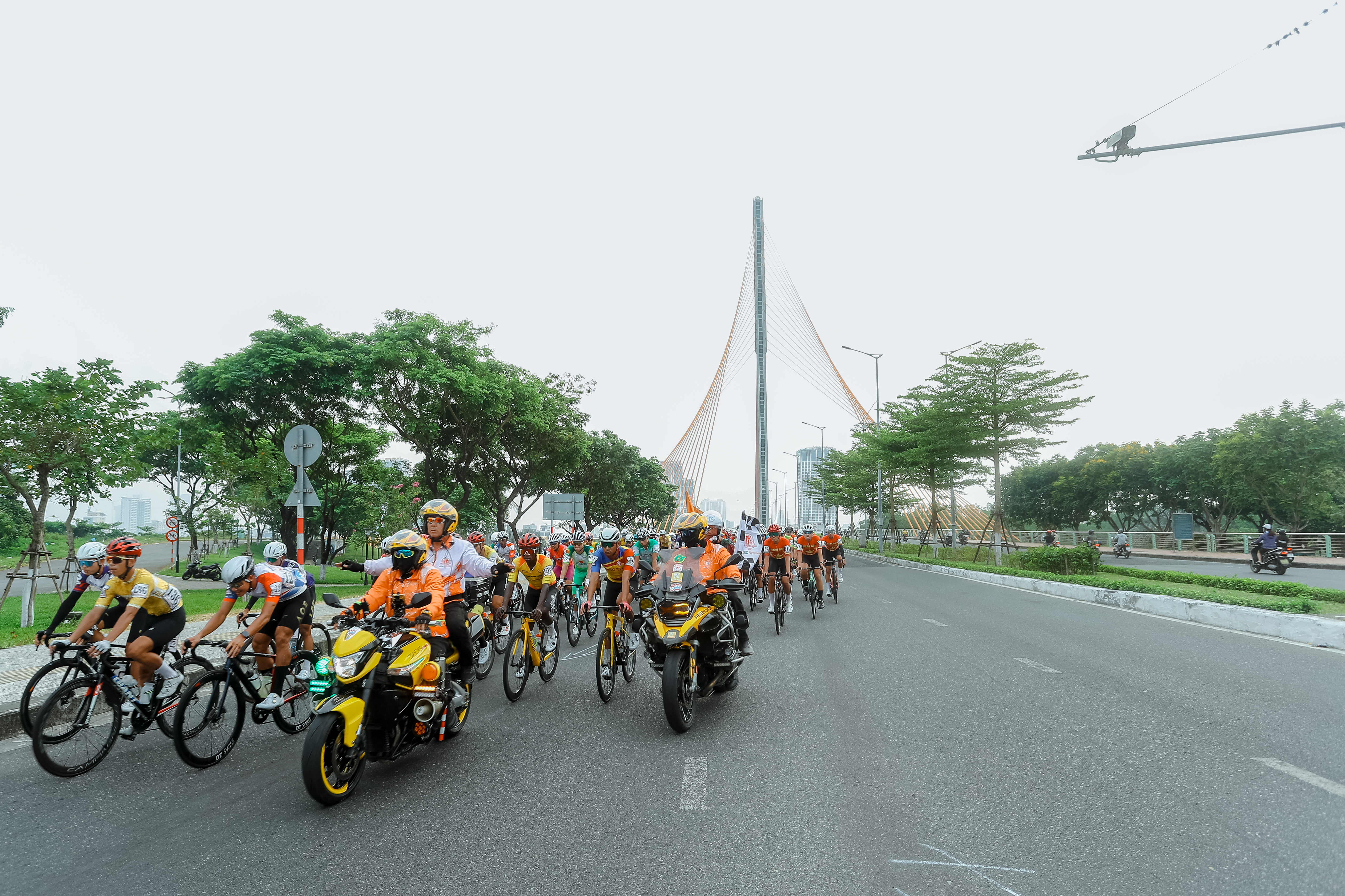 Ảnh đẹp chặng 11 Cúp Truyền hình 2026: Giữa miền Trung nắng gió